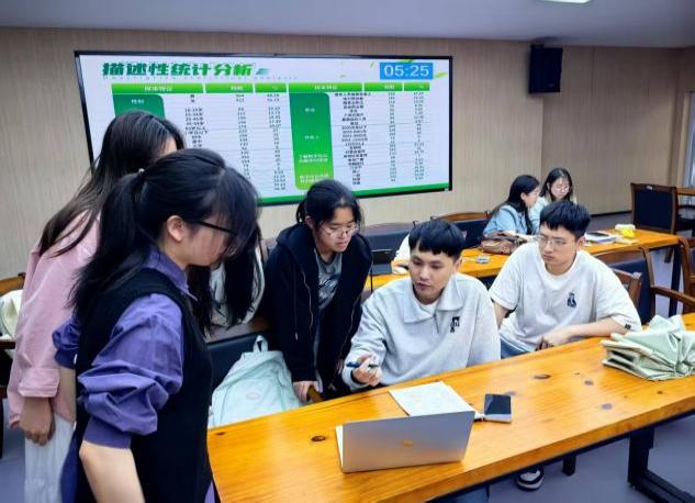 喜报！管理学院团队在浙江省第十九届“挑战杯”大学生课外学术科技作品竞赛中斩获金奖